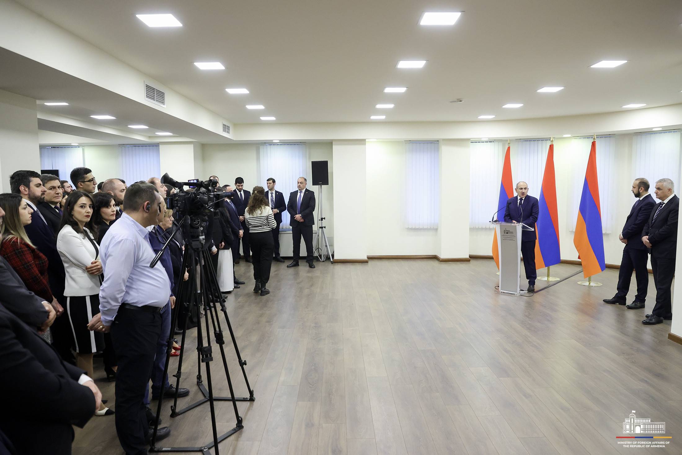 Lurer.com | Արարատ Միրզոյանը մի քանի դիվանագետի շնորհել է ԱԳՆ 2-րդ աստիճանի պատվո մեդալ ...